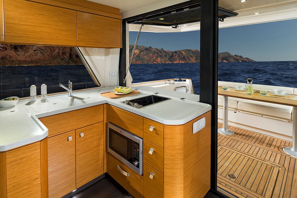 GREENLINE 48 FLY – Greenline Yachts