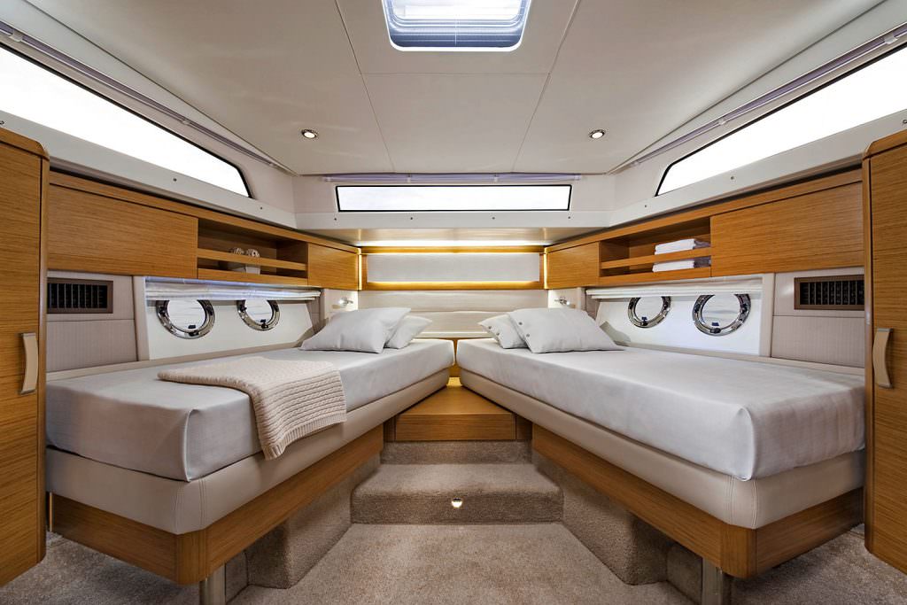 GREENLINE 48 FLY – Greenline Yachts