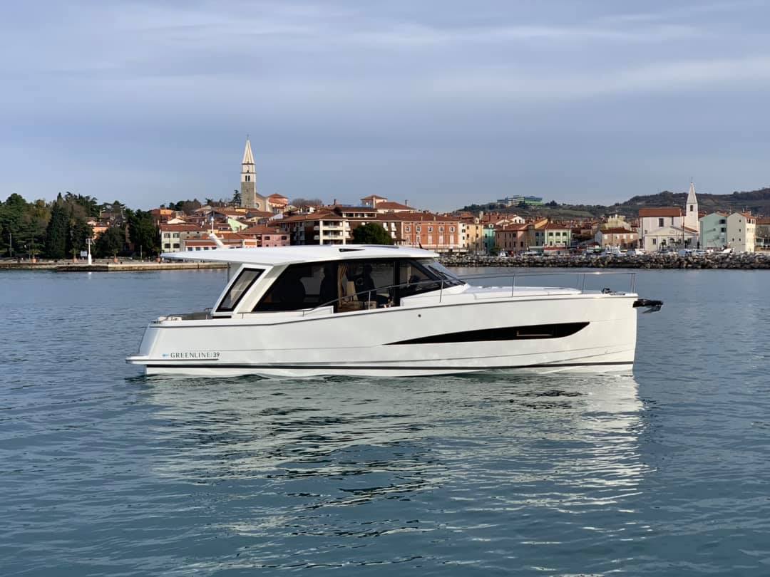 Greenline Yachts 39 With the Greenline E- Drive – Greenline Yachts
